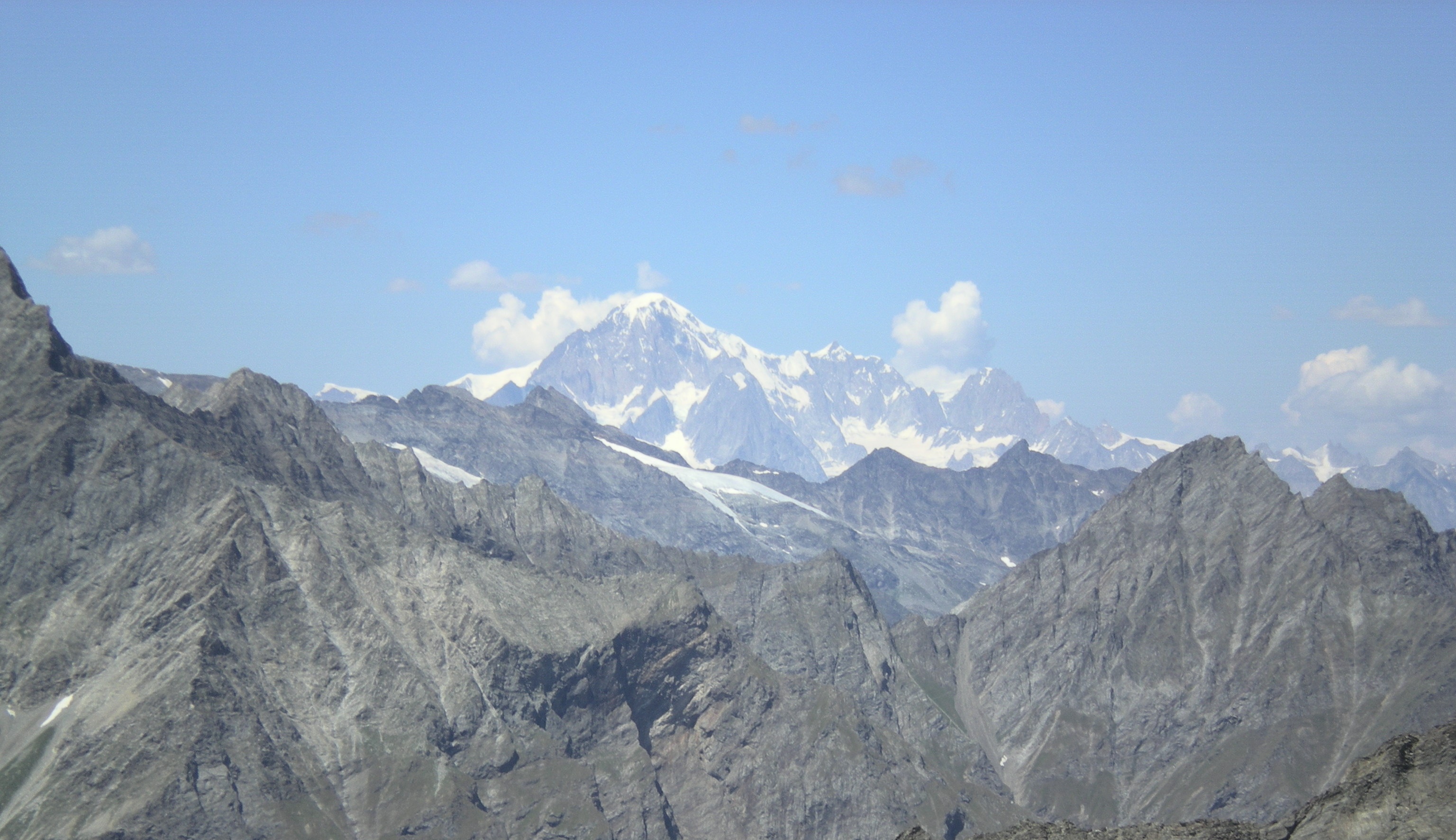 Alpi, Alpinisti ed Alpini tra canti di guerra e di pace | Monti e Valli ...